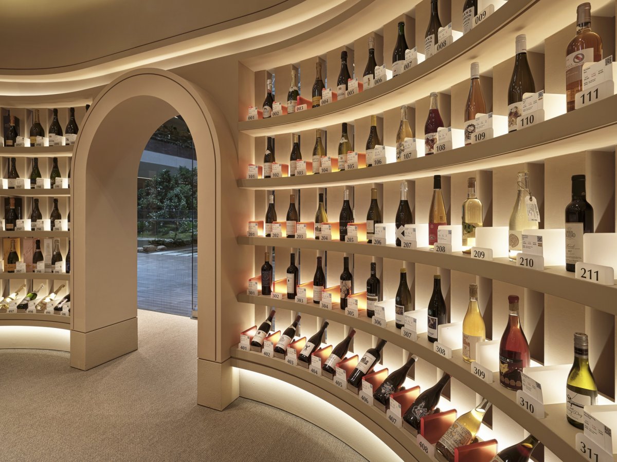 YinjiSpace - 134 x Red Tongue Boutique Store